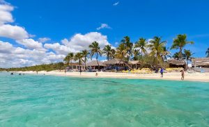 Isla Catalina: Dónde queda y Cómo llegar | Let's Go RD